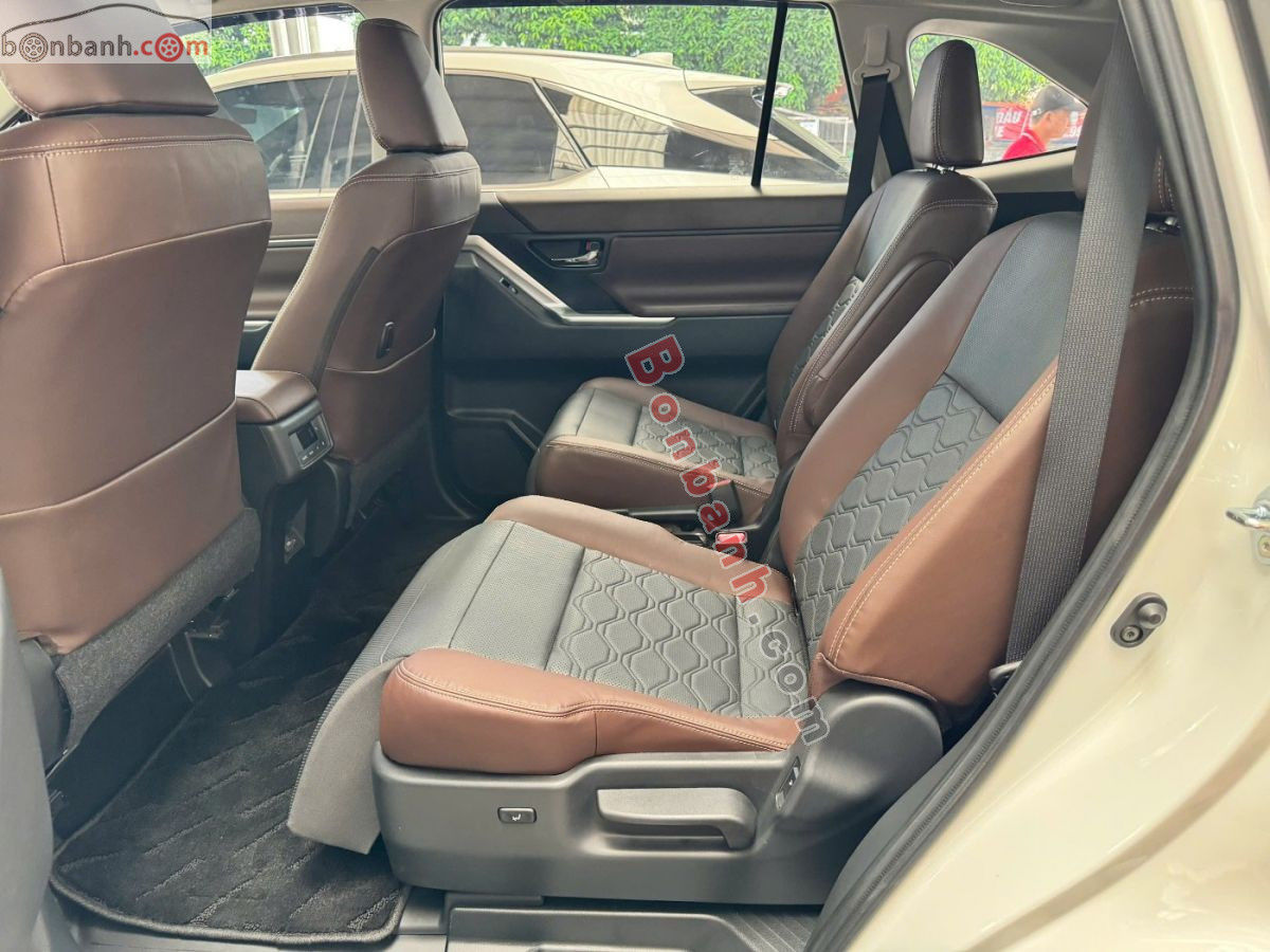 Bán xe ô tô Toyota Innova Cross HEV 2.0 CVT 2025 giá 1 Tỷ 50 Triệu ...