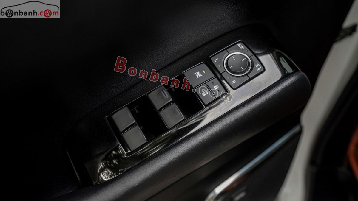 Bán xe ô tô Lexus LM 300h Royal Lounge 2020 giá 4 Tỷ 890 Triệu | 6589943